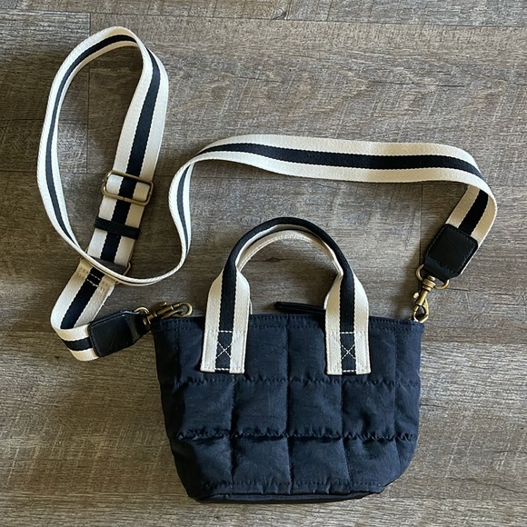 Universal Thread | Bags | Universal Thread Quilted Top Handles ...